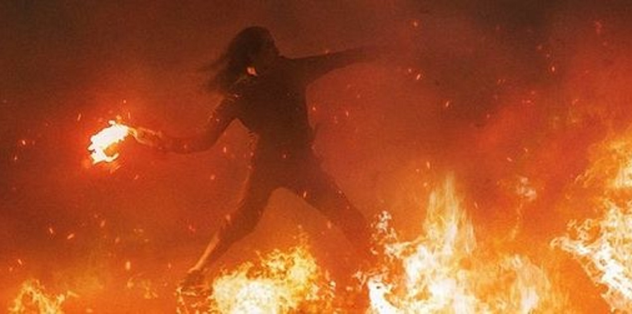 Critique | Athena : que le (mauvais) spectacle commence